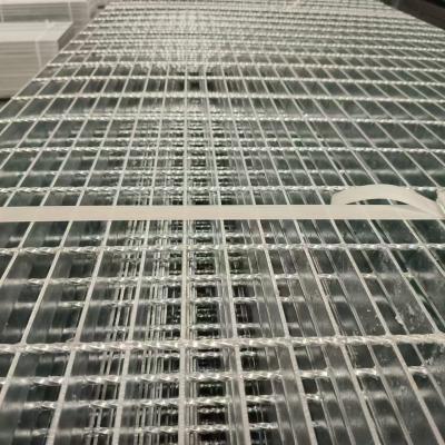 China Lightweight Industrial Walkway Grating 30mm Bearing Bar Pitch Stainless Steel 304 for sale