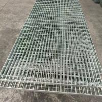 China Corrosion Resistant Steel Grating 30mm 40mm Spacing for Offshore Platforms Walkways for sale