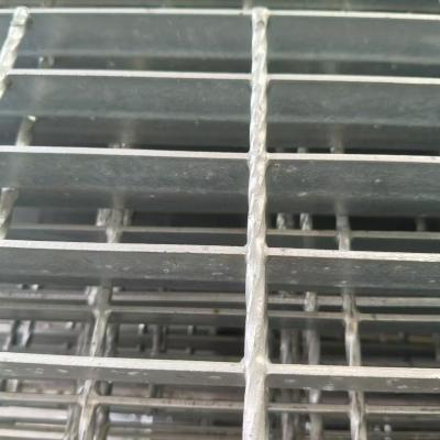 China Industrial Steel Grating Drainage Ditch Cover 30mm Bearing Bar Pitch Hot Dipped Galvanized for sale