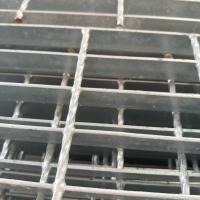 China Anti-Slip Steel Grating 1-6mm Thickness 120-1220mm Width for Heavy Duty Industrial Walkways for sale