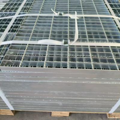 China Anti-Fatigue Steel Grating 25x5mm Bearing Bar 30mm Pitch Hot-Dipped Galvanized for sale