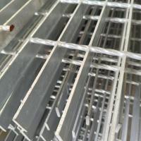China Anti-Fatigue Steel Grating 25x5mm Bearing Bar 30mm Pitch Hot-Dipped Galvanized for sale