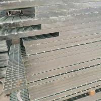 China Anti-Slip Heavy Duty Steel Grating 30mm Bearing Bar Pitch High Load Capacity Industrial for sale