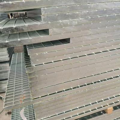 China Anti-Slip Heavy Duty Steel Grating 30mm Bearing Bar Pitch High Load Capacity Industrial for sale