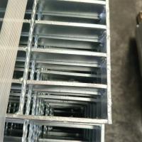 China Carbon Steel Steel Grating 30mm Flat Steel Spacing 50mm Bar Spacing for Harsh Environments for sale