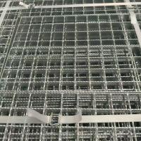 China Riveted Steel Gratings 25x5mm Load Bearing Industrial Flooring Hot Dip Galvanized for sale