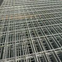 China Powder Coated Steel Grating 32x5mm Heavy Duty Anti Slip Drainage Grating YB/T4001-2007 for sale