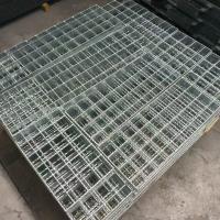 China Industrial Steel Grating 30mm 40mm Spacing Anti-Slip Load Bearing for Marine Applications for sale