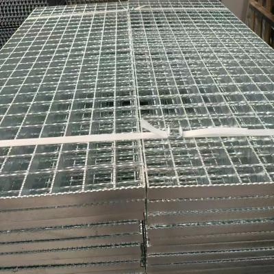 China Reinforced Steel Grating Heavy Duty 32x5mm Anti Slip Drainage Ventilation for sale
