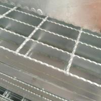 China Stainless Steel Grating Heavy Duty 32x5mm Anti-Slip Welded Grid Plate YB/T4001-2007 for sale