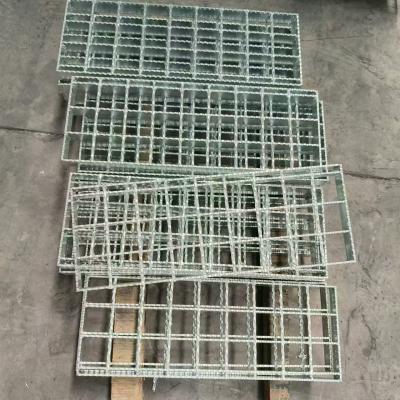 China Industrial Steel Grating Carbon Steel Stainless Steel 32x5mm Bearing Bar Pitch 30mm for sale