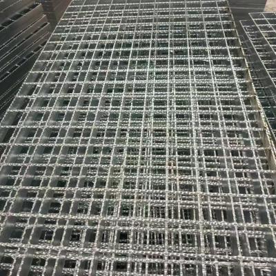 China Heavy Duty Welded Steel Grating 50mm 100mm Bar Spacing Industrial Flooring for sale