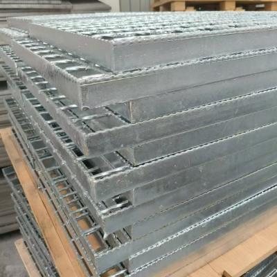 China Pressure Welding Decorative Steel Grating Twisted Square Steel 32x5mm Anti-Slip for sale