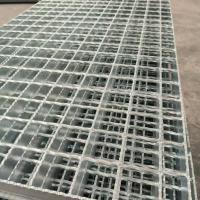 China Industrial Steel Grating Heavy Duty 32x5mm Load Bearing 30-50mm Pitch for sale