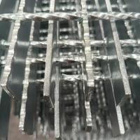 China Chemical Resistant Steel Grating 32x5mm Heavy Duty Anti Slip for Industrial Platforms for sale