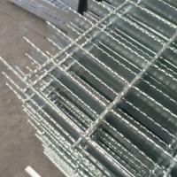 China Heavy Duty Wear-Resistant Steel Gratings 32x5mm YB/T4001-2007 Anti-Slip Flooring for sale