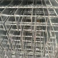 China Non-Conductive Steel Gratings 32x5mm Heavy Duty for Electrical Safety YB/T4001-2007 for sale