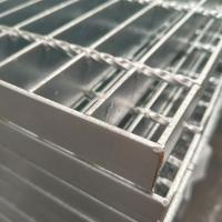 China Fire-Resistant Steel Grating 32x5mm Heavy Duty Anti-Slip Grating 2-5mm Thickness for sale