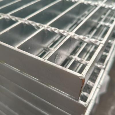 China Fire-Resistant Steel Grating 32x5mm Heavy Duty Anti-Slip Grating 2-5mm Thickness for sale