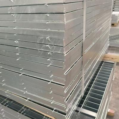 China Lightweight Steel Grating 30mm 40mm Flat Bar Spacing Welded Carbon Steel Platform for sale