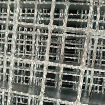 China Heavy Duty Steel Grating 2mm-5mm Thickness 30mm-50mm Pitch for Industrial Flooring for sale