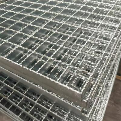 China Interlocking Steel Grating 25x3mm Hot Dip Galvanized Platform Grating for sale