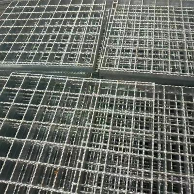 China Fire-Proof Steel Grating 32x5mm Heavy Duty Anti-Slip Grating YB/T4001-2007 for sale