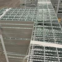 China Premium Steel-Made Grating, Excellent Load-Bearing Capacity for sale