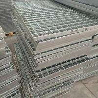 China Heavy Duty Steel Grating 30mm Pitch Serrated YB/T4001-2007 Custom Sizes for sale