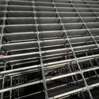 China Stainless Steel Anti Slip Grating 25mm Thickness High Load Capacity for Industrial Walkways for sale