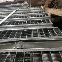 China Anti Slip Grating Steel Square Customizable Thickness ISO9001 Certified for sale