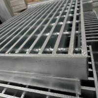 China Anti Slip Grating Walkway Pedestrian Grating ISO9001 Custom Thickness High Load Capacity for sale