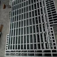 China Anti Slip Grating Walkway Pedestrian Grating ISO9001 Custom Thickness High Load Capacity for sale