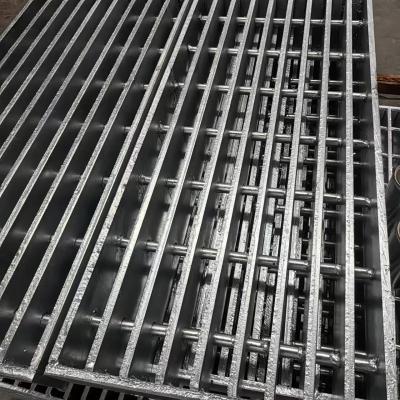 China Robust Low Maintenance Non Slip Grating With Exceptional Corrosion Resistance for sale