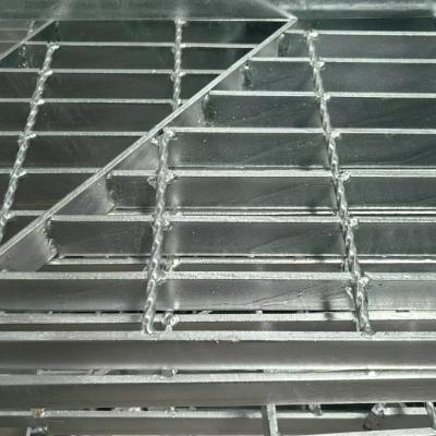 China Industrial Anti Slip Grating Steel Aluminum Galvanized 25mm High Load Capacity for sale