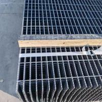 China Q235 Galvanized Expanded Metal Sheet 30mm x 10mm Opening with Tamper Proof Bolts for sale