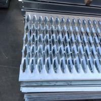 China Customized Q235 Steel Expanded Metal Sheet 1.5mm Strand Thickness 30mm LWM for sale
