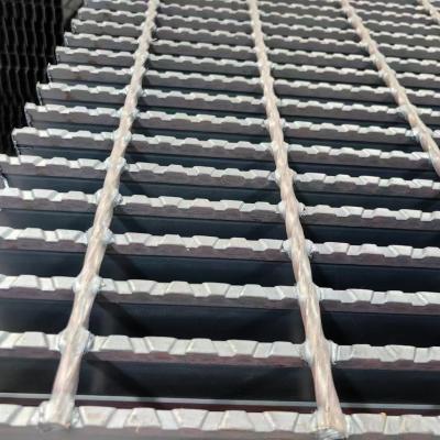 China Galvanized Expanded Metal Sheet 30mm x 10mm Opening 1m Width for Safety Protection for sale
