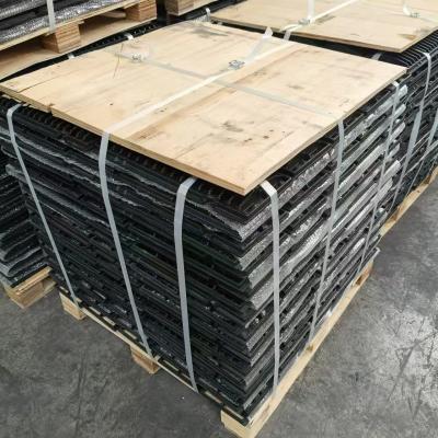 China Steel Stair Treads Grating Durable Anti Slip Platform 25mm 3mm Thickness for sale