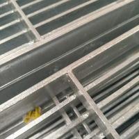 China Hot Dip Galvanized Steel Grating Anti Slip Walkway 3mm 5mm Thickness Industrial Platform for sale