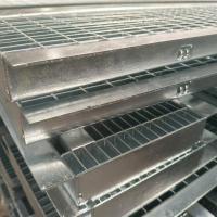 China Hot Dip Galvanized Steel Grating Anti Slip Walkway 3mm 5mm Thickness Industrial Platform for sale