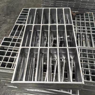 China Bright Surface Bar Grating Mesh / Flat Steel Grating with Flat Bars Modern Style Hot Galvanized for sale
