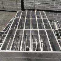 China Hot Galvanized Flat Steel Grating 1000x1000mm 30mm Bearing Bar Spacing Anti Rust Industrial for sale