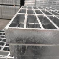 China Hot Galvanized Flat Steel Grating 1000x1000mm 30mm Bearing Bar Spacing Anti Rust Industrial for sale