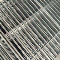 China Aluminum Bar Grating 25x5mm Bearing Bar 30mm Pitch Industrial Flooring for sale