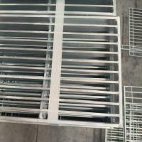 China Aluminum Bar Grating 25x5mm Bearing Bar 30mm Pitch Industrial Flooring for sale