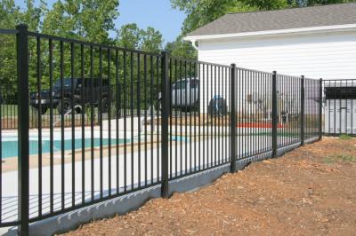 China Galvanized Chain Link Fence Silver Zinc Plated Heavy Duty Customizable Height 100 Sets MOQ for sale