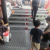 China Anti Slip Grating Stainless Steel Silver Abrasion Resistance 100-500 Pieces for sale