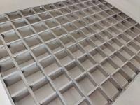 China Aluminum Bar Grating 900x3000mm 5mm Thickness Anodized Non-Slip Open Mesh for Industrial Walkway for sale