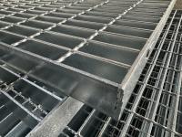 China 3mm Cross Bar Galvanized Steel Grating for Industrial Platform for sale